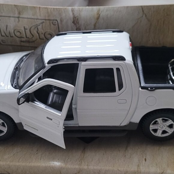 maisto | Toys | Vintage Maisto Special Edition 200 Ford Explorer Sport ...